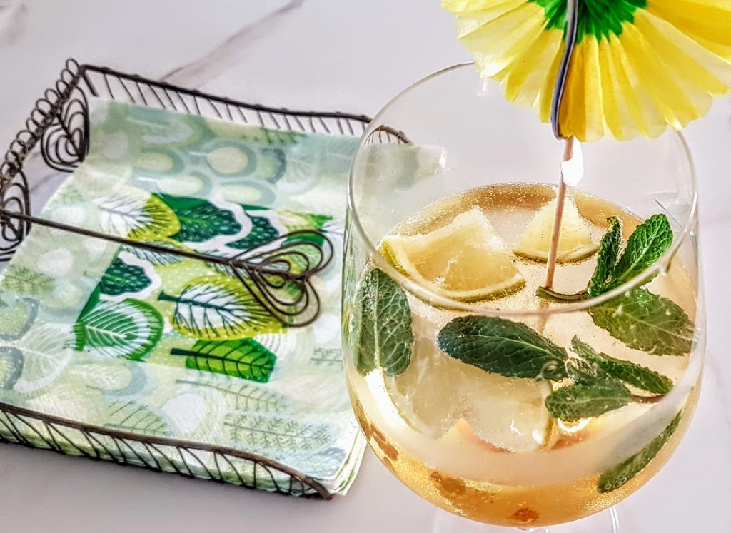 Cocktail Hugo, prosecco et sirop de fleurs de sureau - Ça a Leyre bon