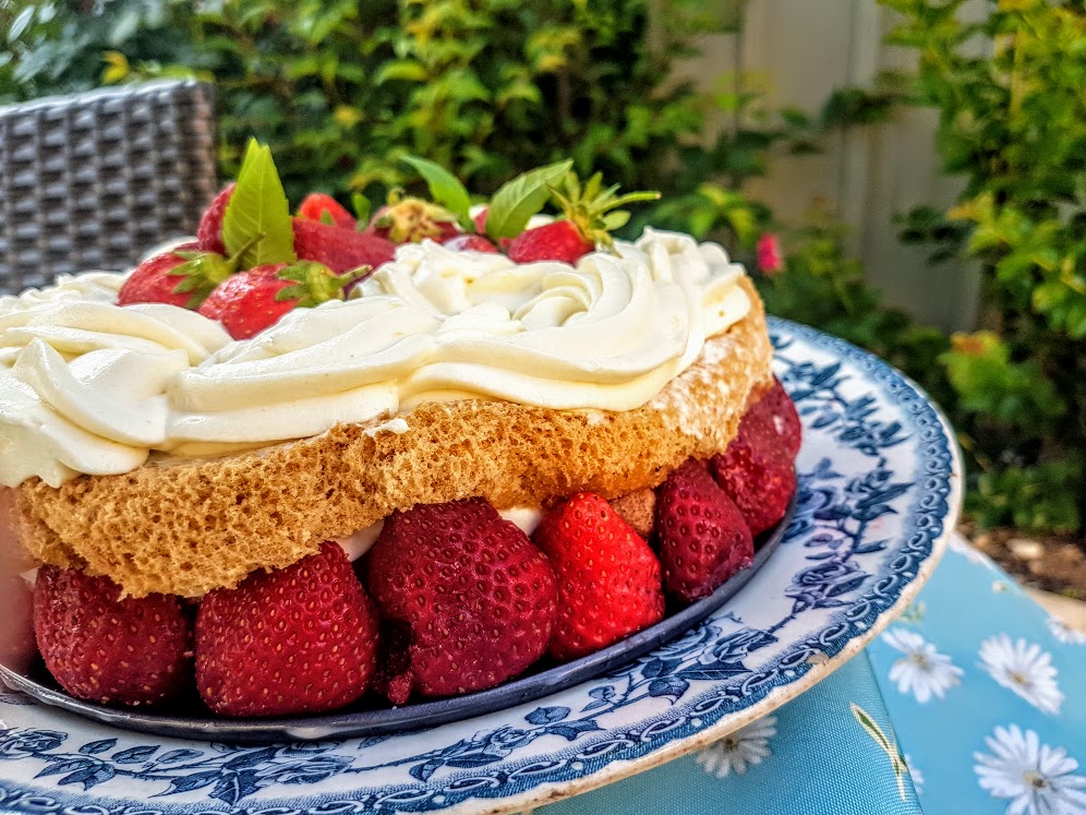 Fraisier simple façon Cyril LIGNAC - Ça a Leyre bon