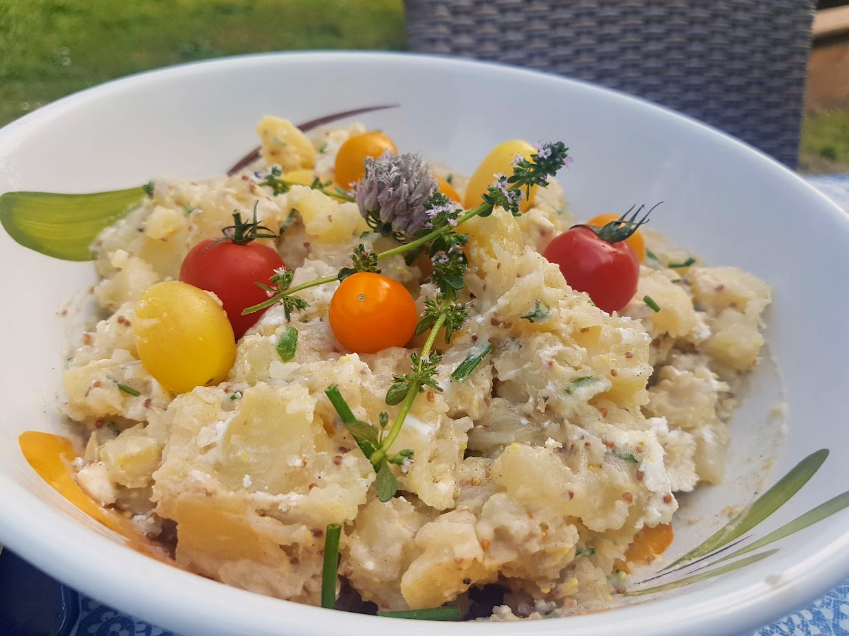 Salade de pommes de terre et oignon rouge - Ça a Leyre bon