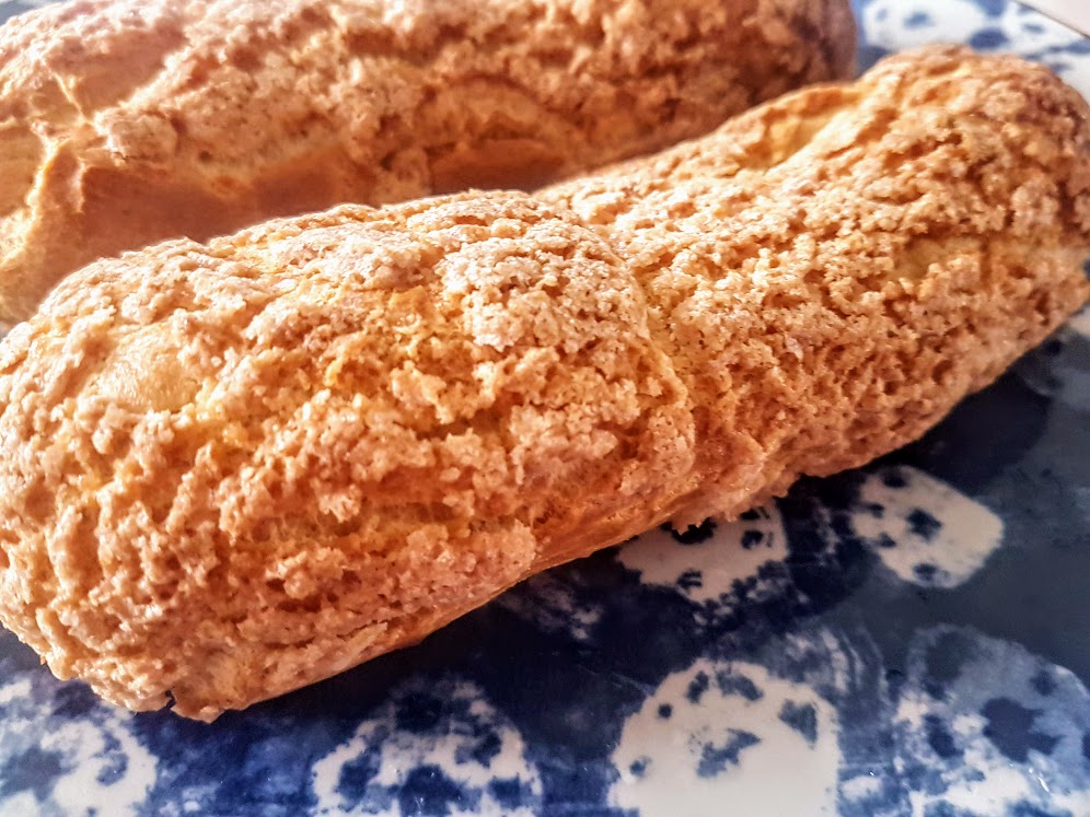 Eclair avec craquelin à la chantilly mascarpone vanillée - trucs et ...